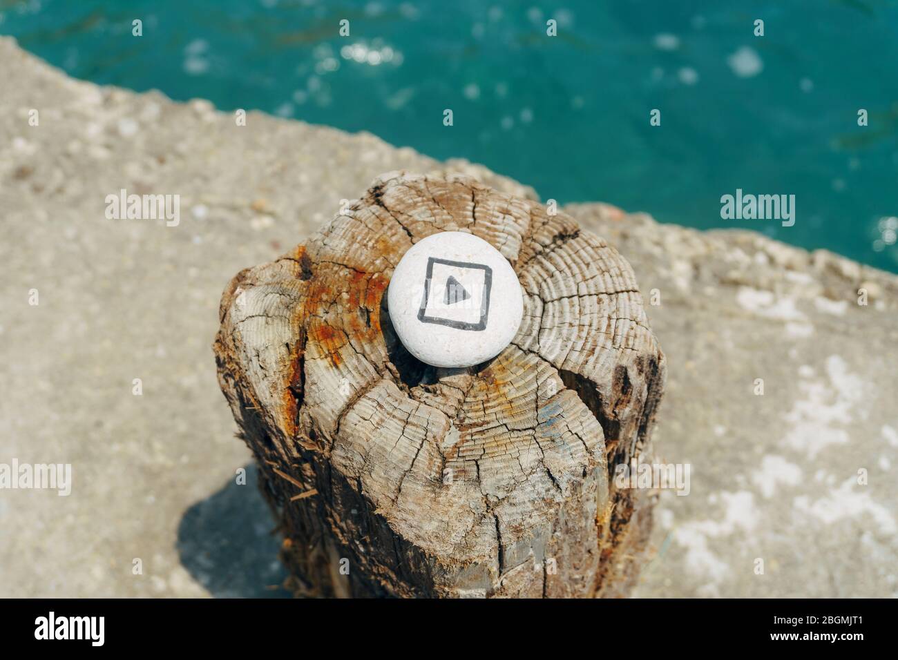Pebble screen hi-res stock photography and images - Alamy