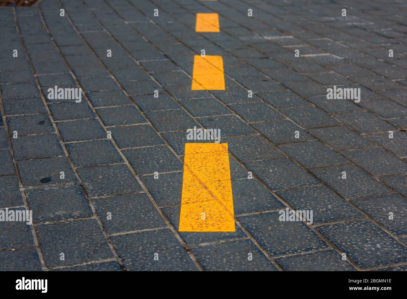 Road divider concrete hi-res stock photography and images - Alamy
