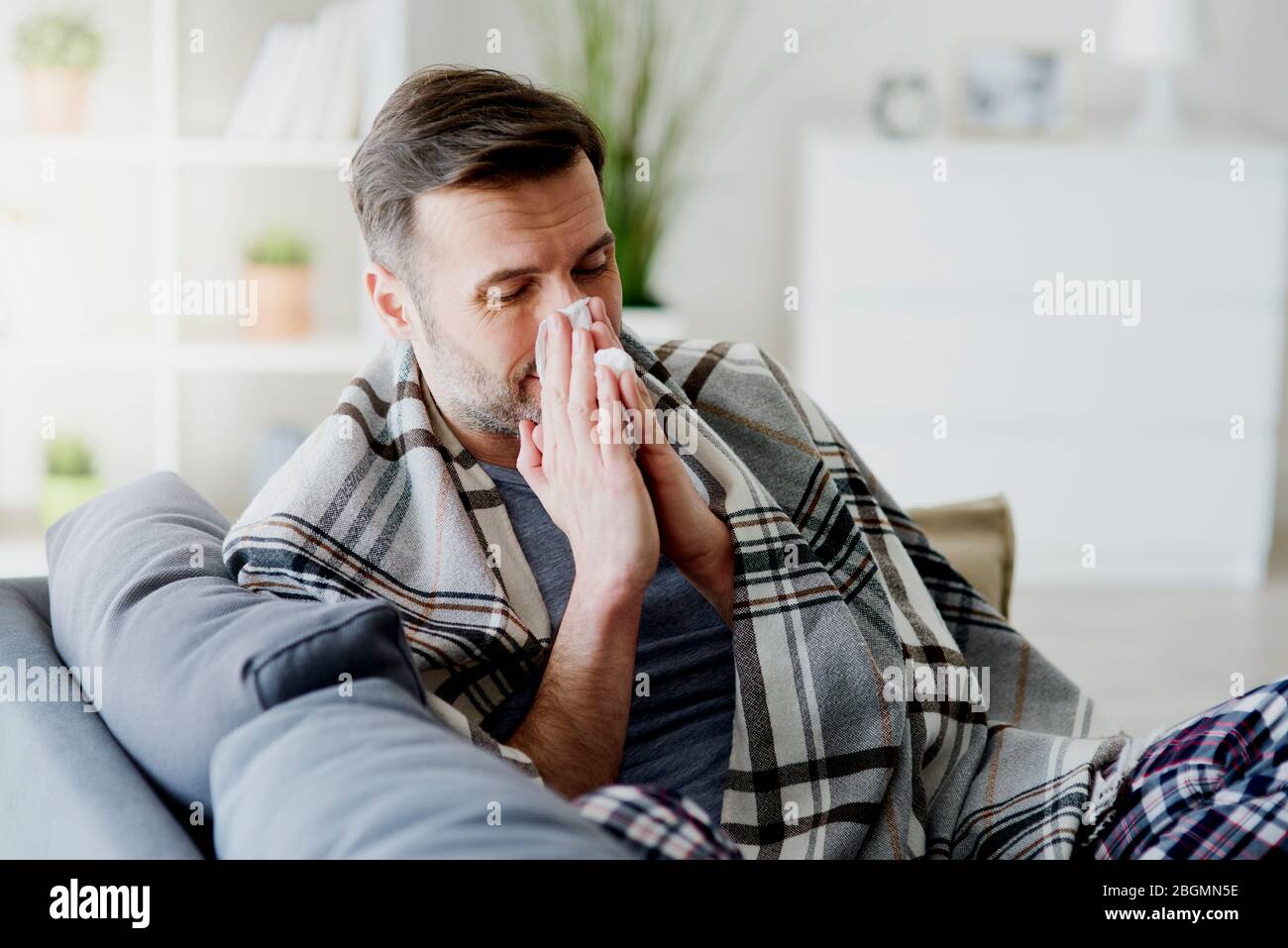 Man allergy home hi-res stock photography and images - Alamy