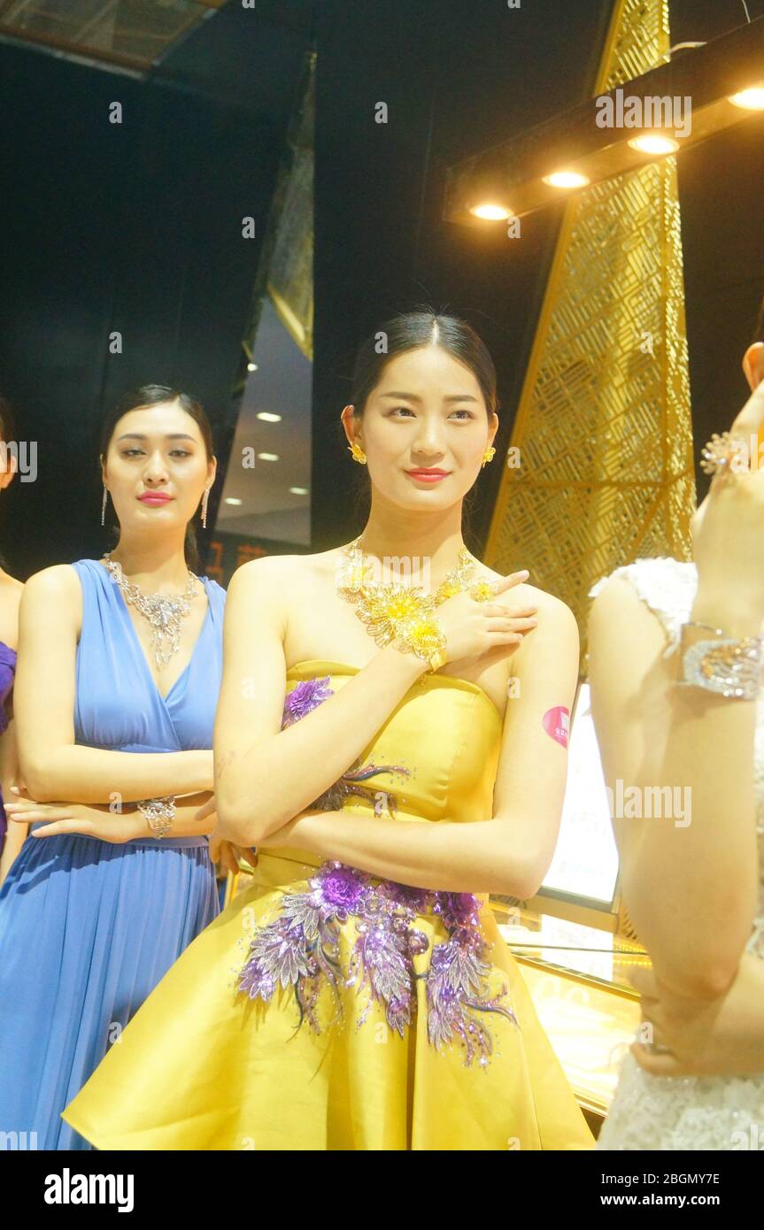 Female models show hi-res stock photography and images - Alamy