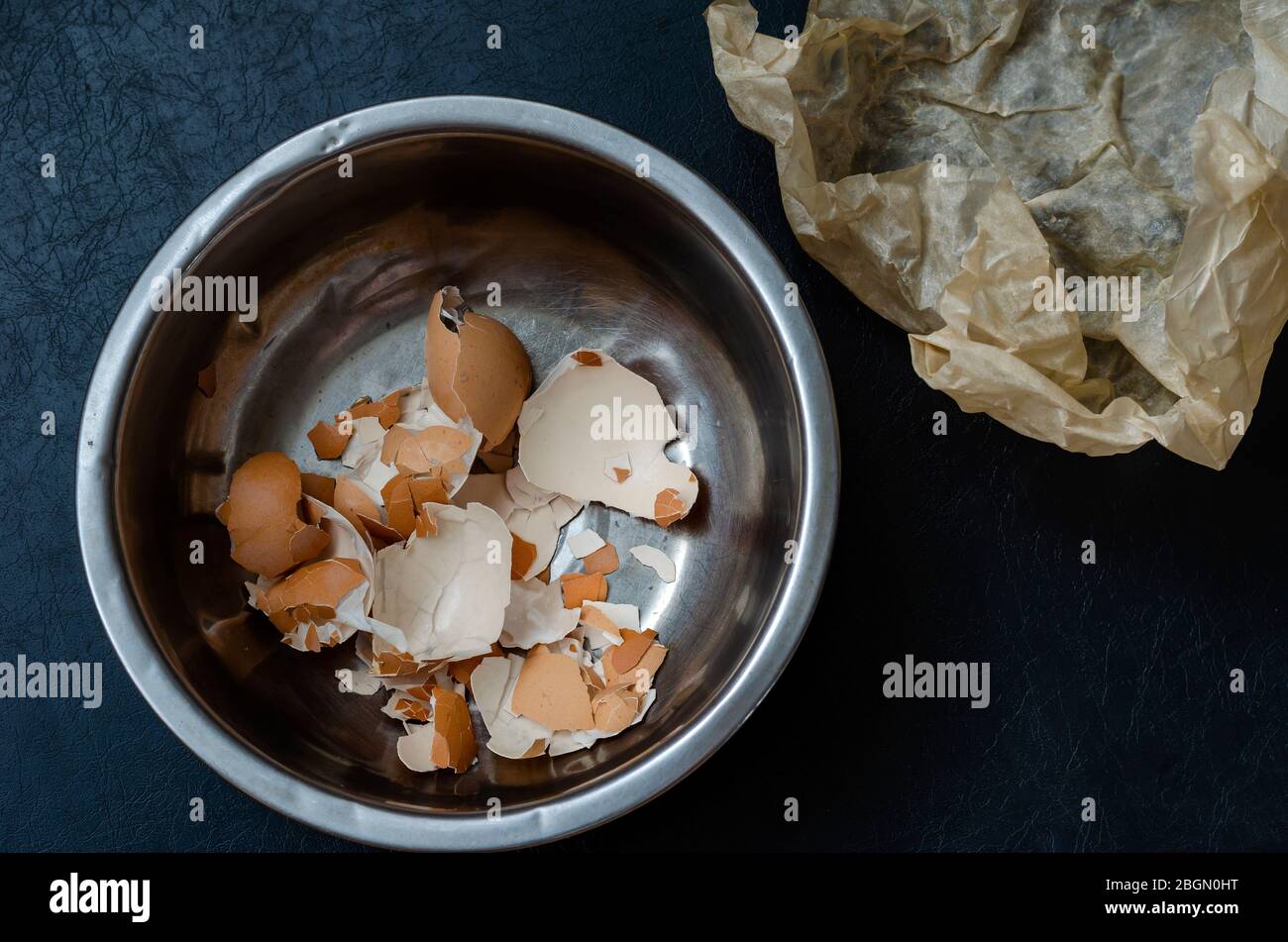 Teeth crack shell hi-res stock photography and images - Alamy