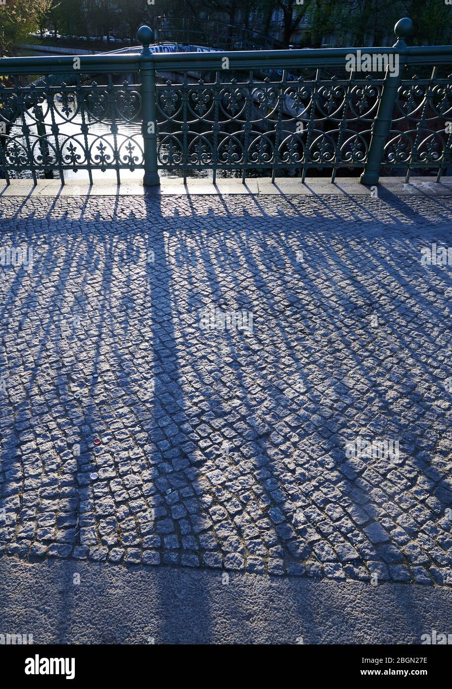 Berlin, Germany. 10th Apr, 2020. The morning sun casts long shadows of ...