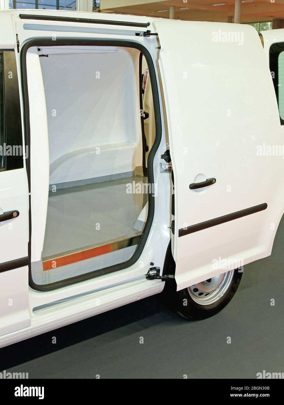 Sliding Door Insulated Fridge Freezer Food Delivery Van Transport Stock ...