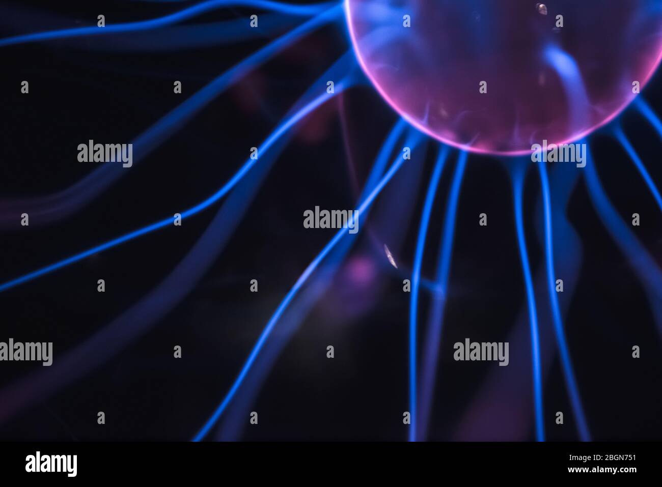 Lightning plasma ball globe lamp hi-res stock photography and images ...