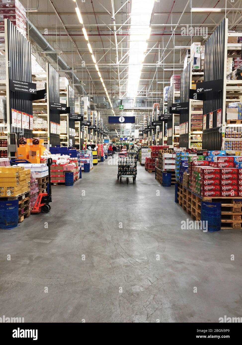 Makro store hi-res stock photography and images - Alamy