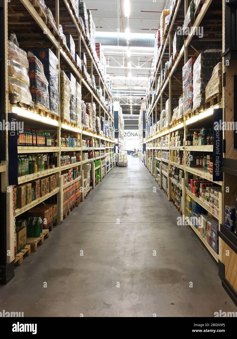 Makro store in shopping zone Pruhonice - Cestlice, Czech Republic ...