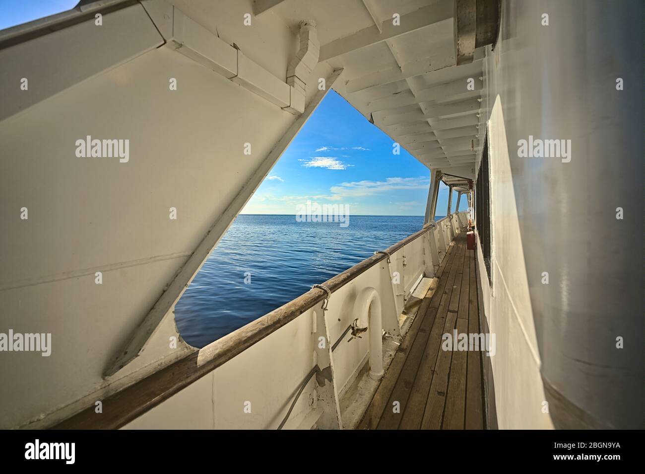 View on the Great Barrier Reef from the Reef Encounter Stock Photo - Alamy