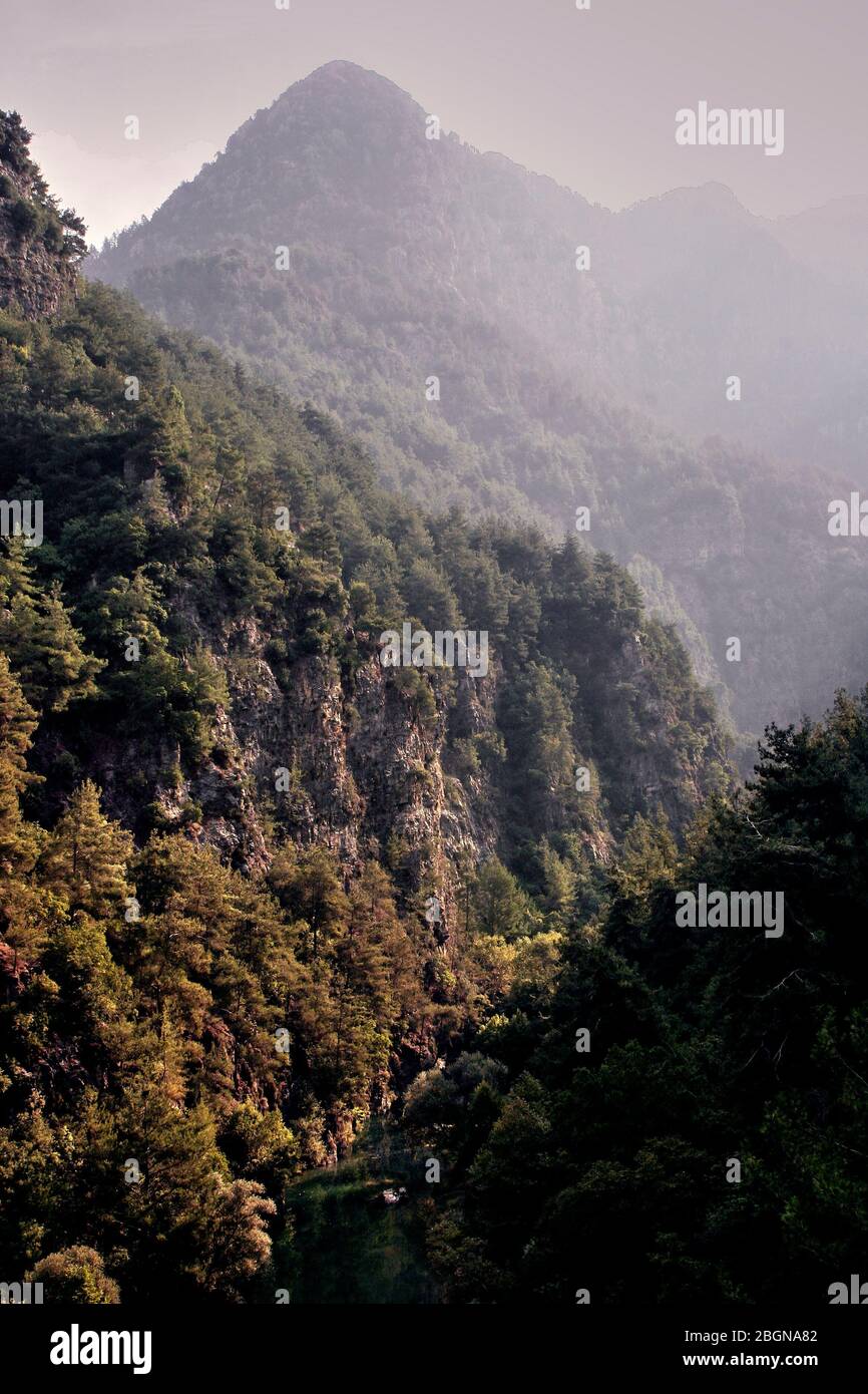 Min mountains hi-res stock photography and images - Alamy