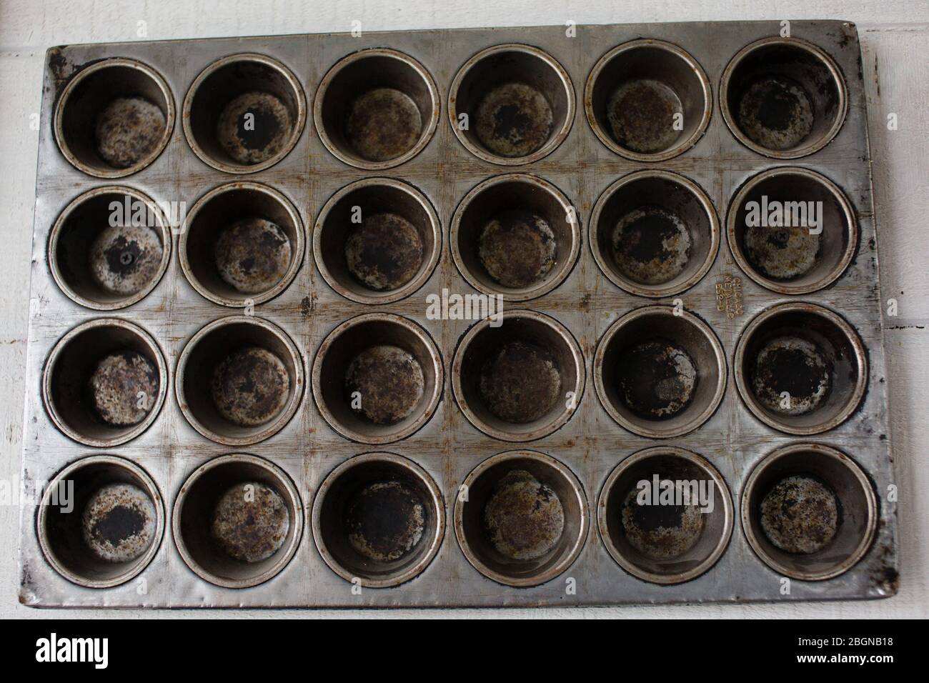Different types of baking pans and moulds for cake, bread and muffins ...