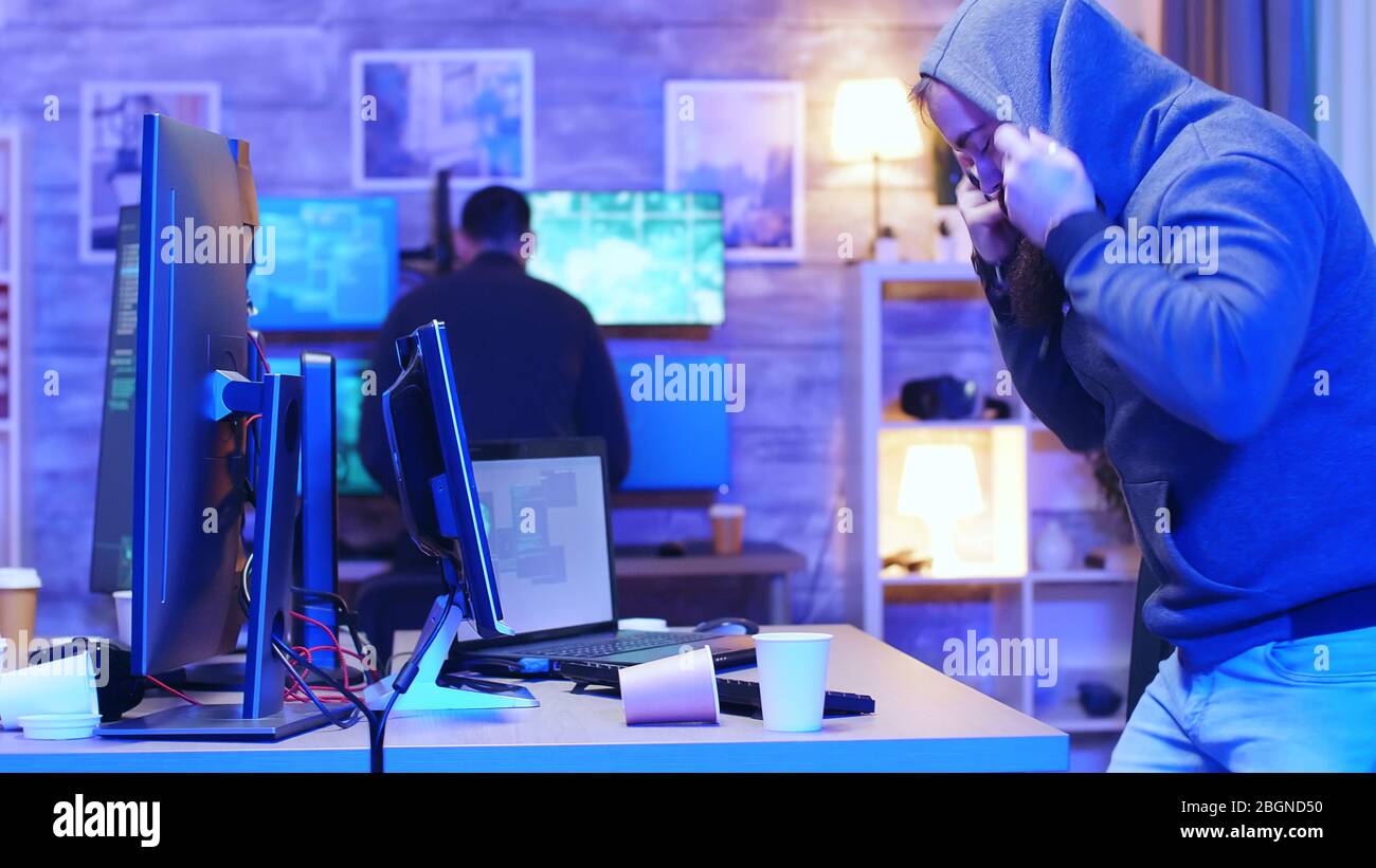 Female police computer hi-res stock photography and images - Alamy