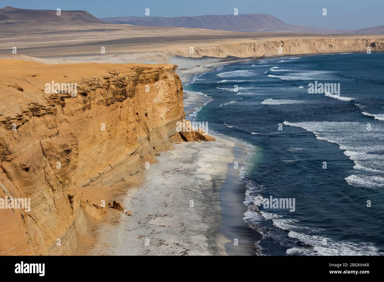 Cliffs in paracas national hi-res stock photography and images - Alamy