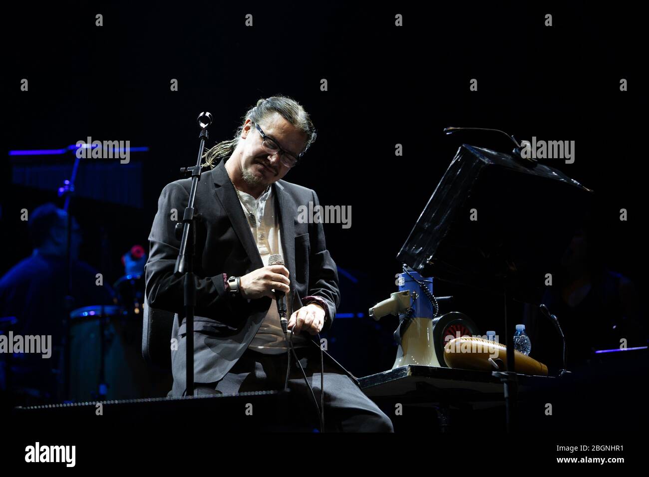 Mike patton singer hi-res stock photography and images - Alamy