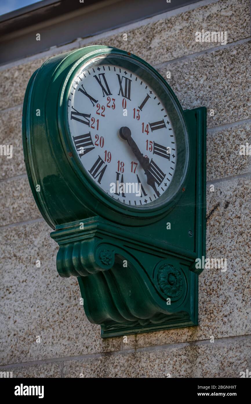 Old classic british watch hi-res stock photography and images - Alamy