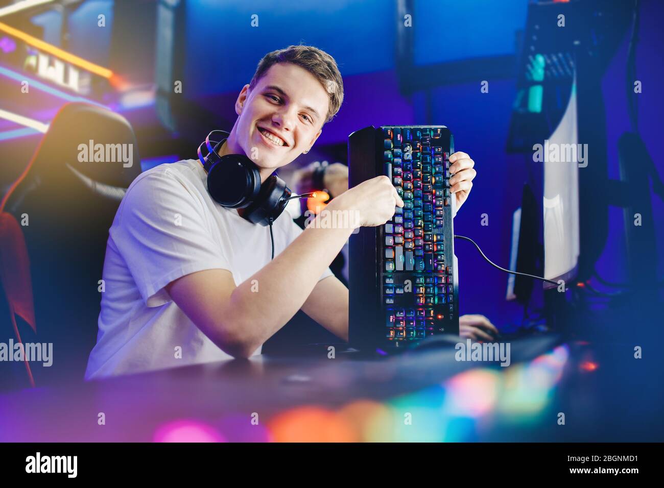 Cybersportsman hi-res stock photography and images - Alamy