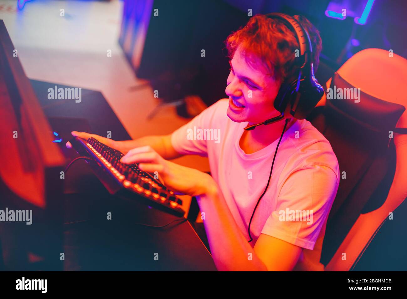 Gamer young man is defeated in online video game, anger prints angry ...