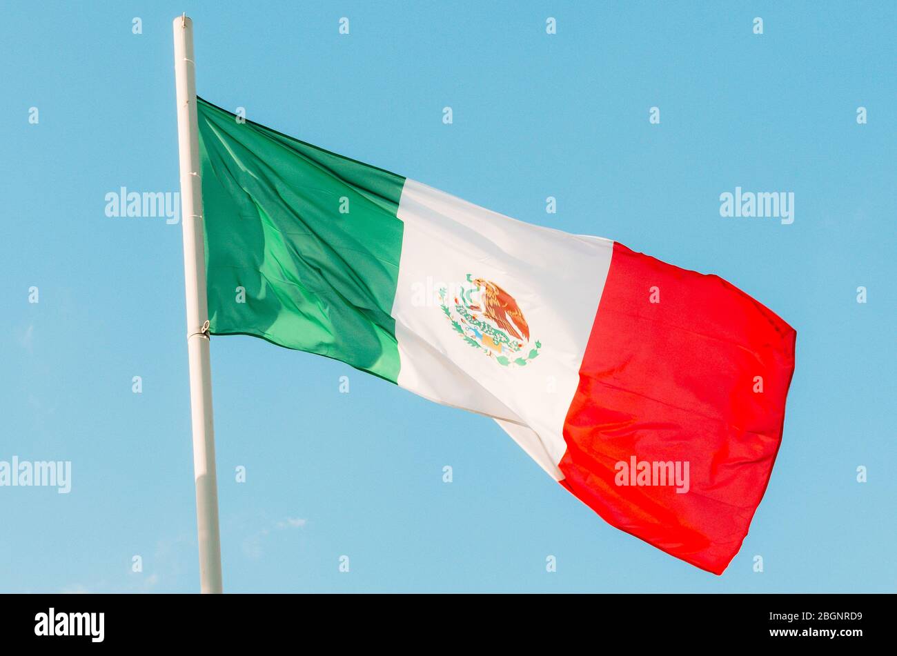 National flag mexico on pole hi-res stock photography and images - Alamy