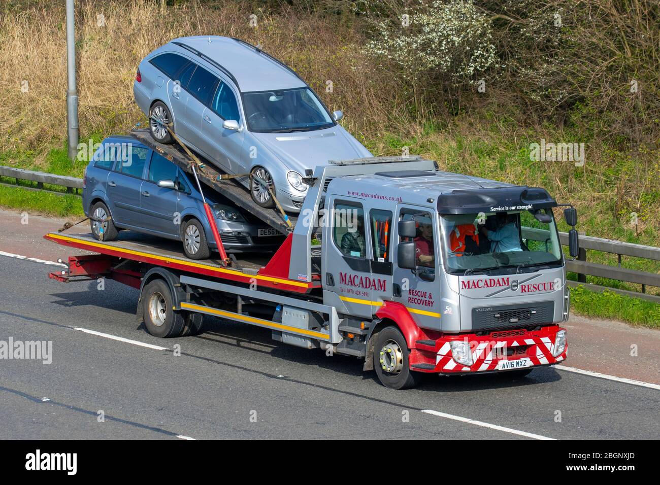 Roadside recovery industry hi-res stock photography and images - Alamy