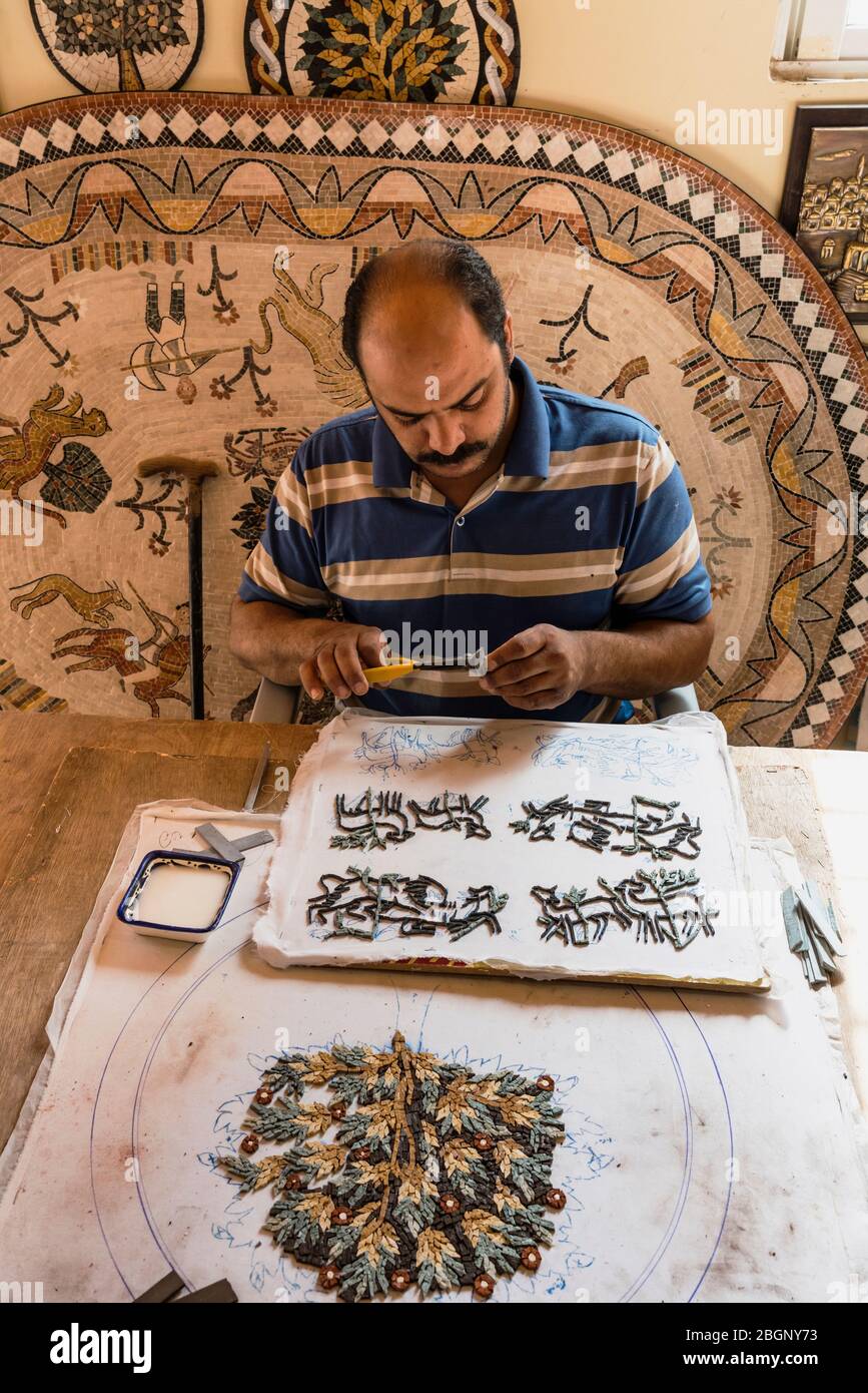 Mosaicist hi-res stock photography and images - Alamy