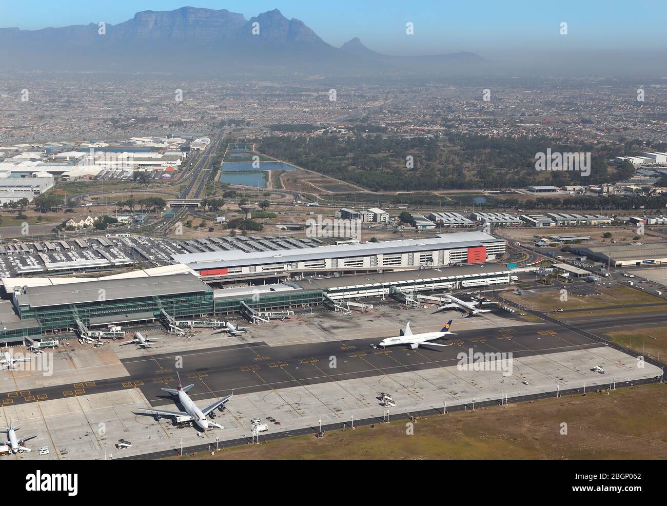 Cape town international airport hi-res stock photography and images - Alamy