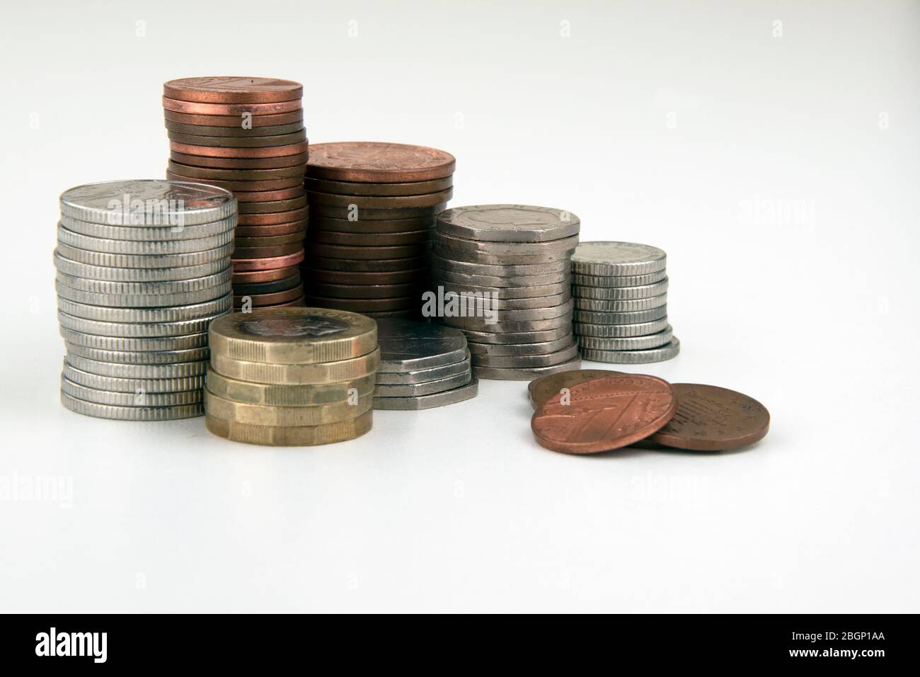 Piles copper coins hi-res stock photography and images - Alamy