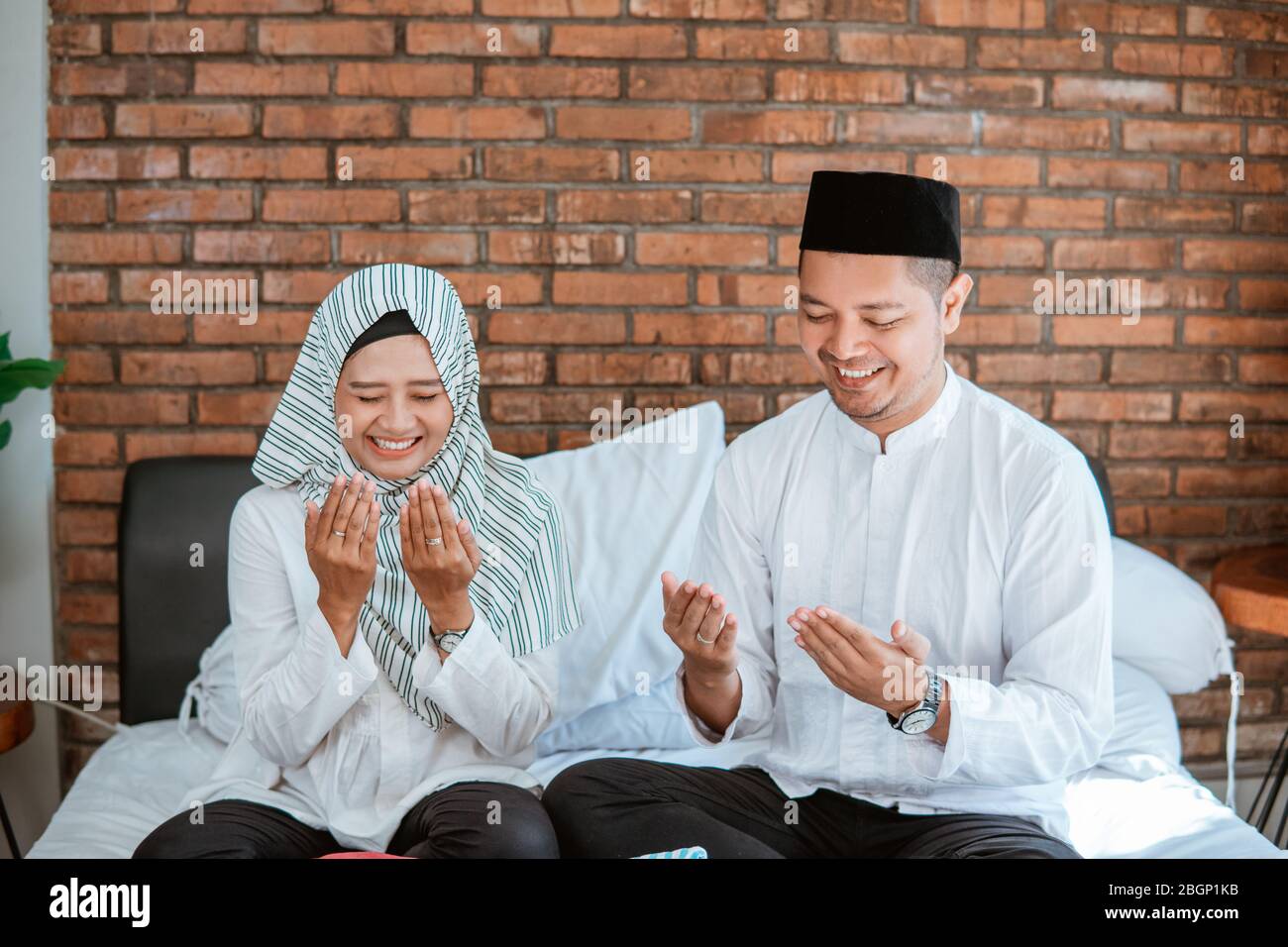 Doa smile hi-res stock photography and images - Alamy