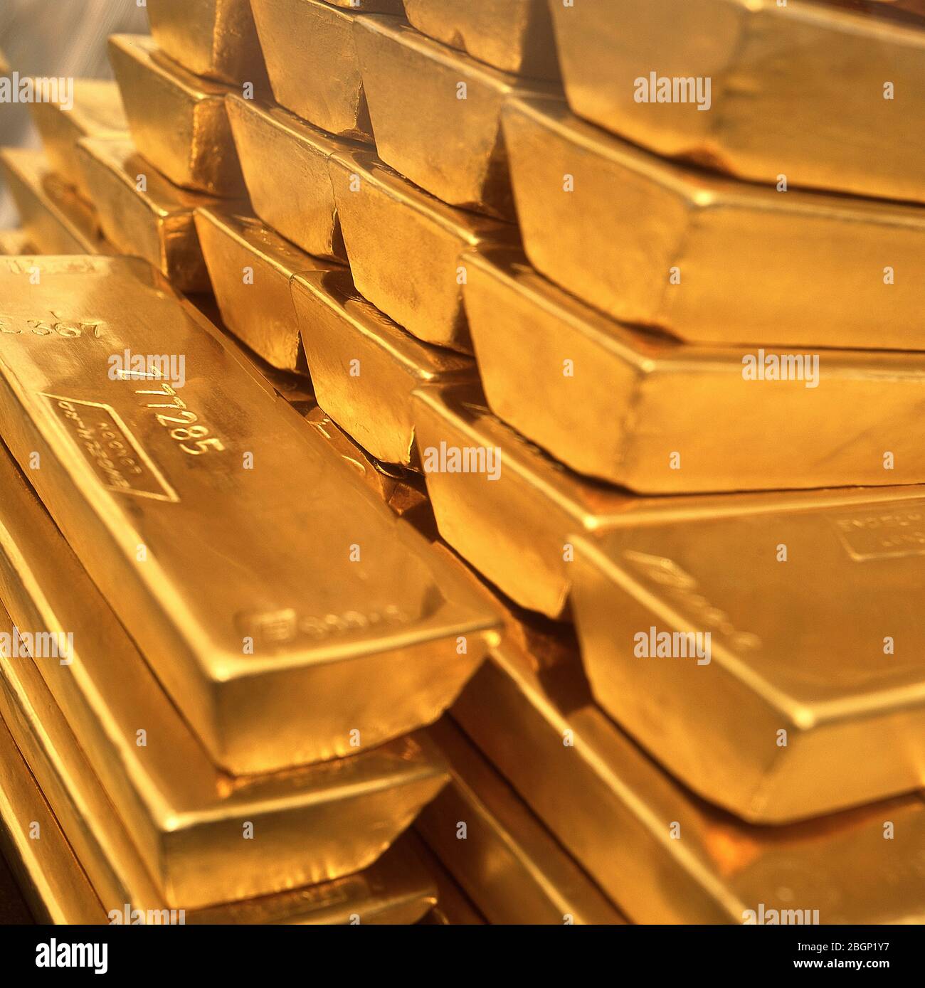 Bank of england gold bars hi-res stock photography and images - Alamy