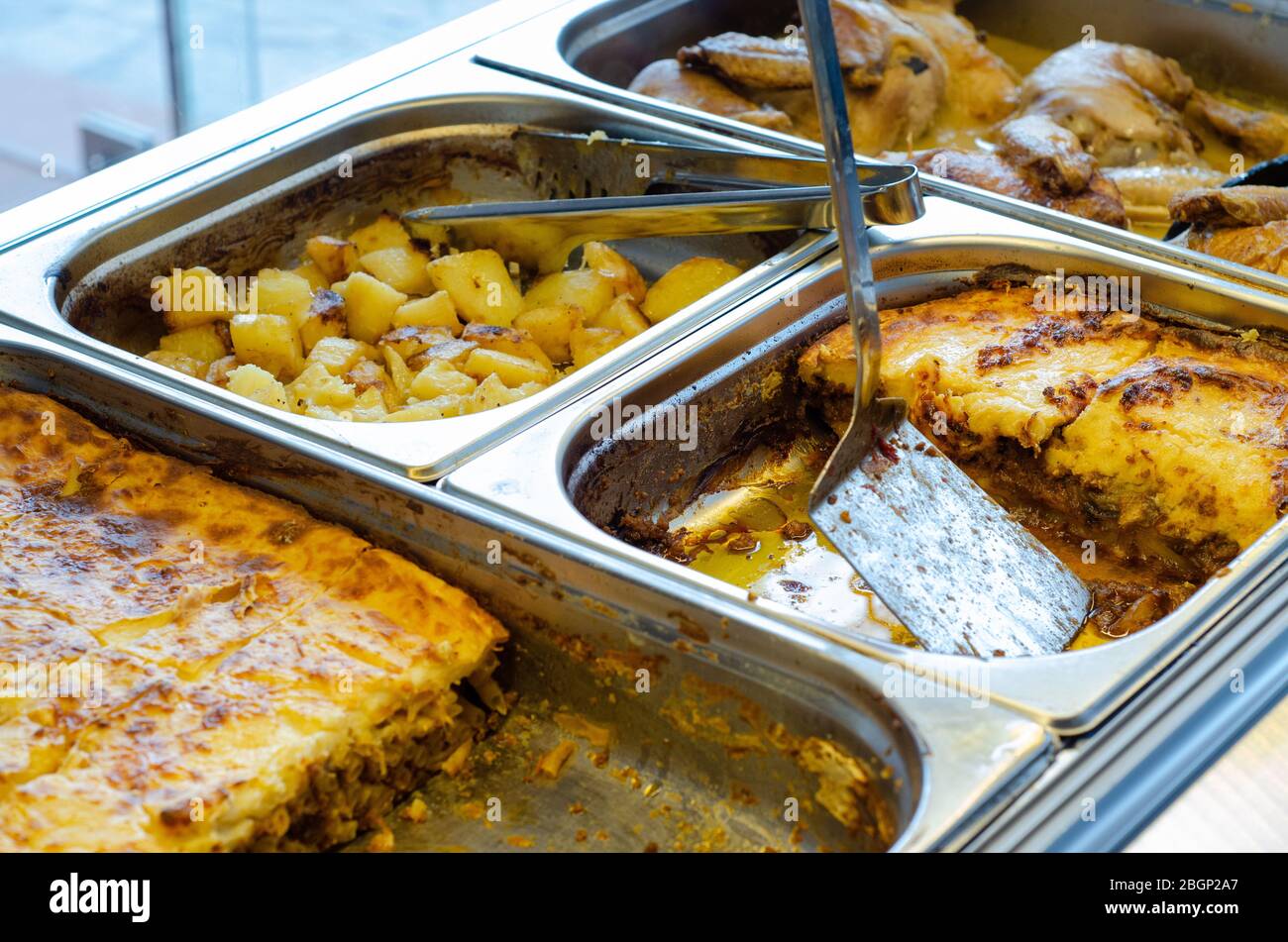 buffet bain marie catering mousakas pottato and pasticcio containers ...