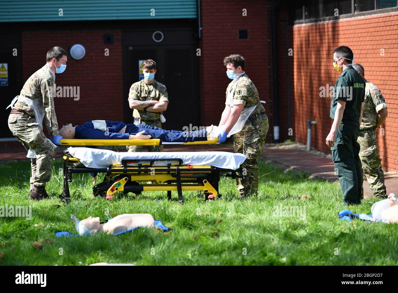 Military personnel from 1st Battalion, Royal Welsh learn Basic Life ...