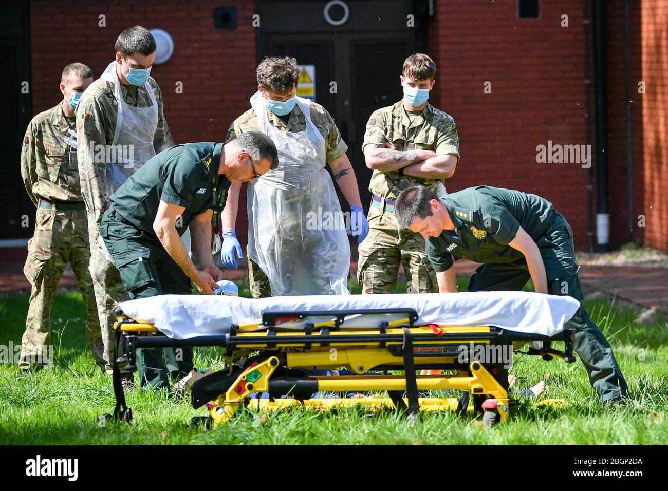 Military personnel from 1st Battalion, Royal Welsh watch as Learning ...