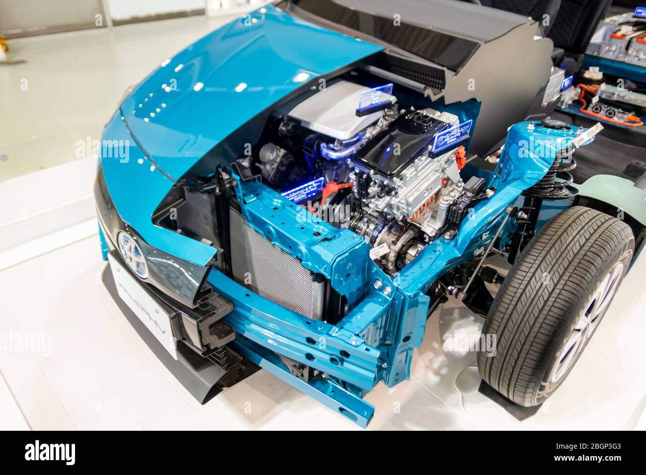 The new PHEV Toyota Prius was cut in-half and shown at Toyota Gazoo ...