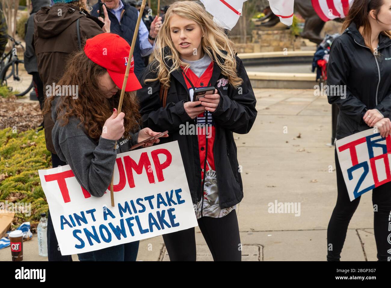 Female supporters hi-res stock photography and images - Alamy