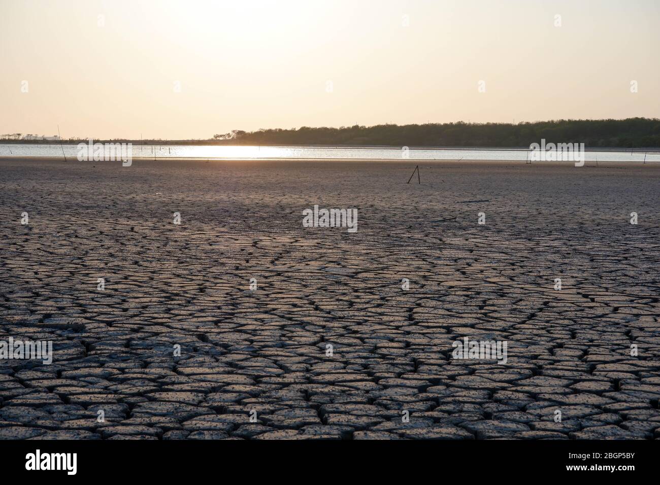 Dry land and toxic water hi-res stock photography and images - Alamy