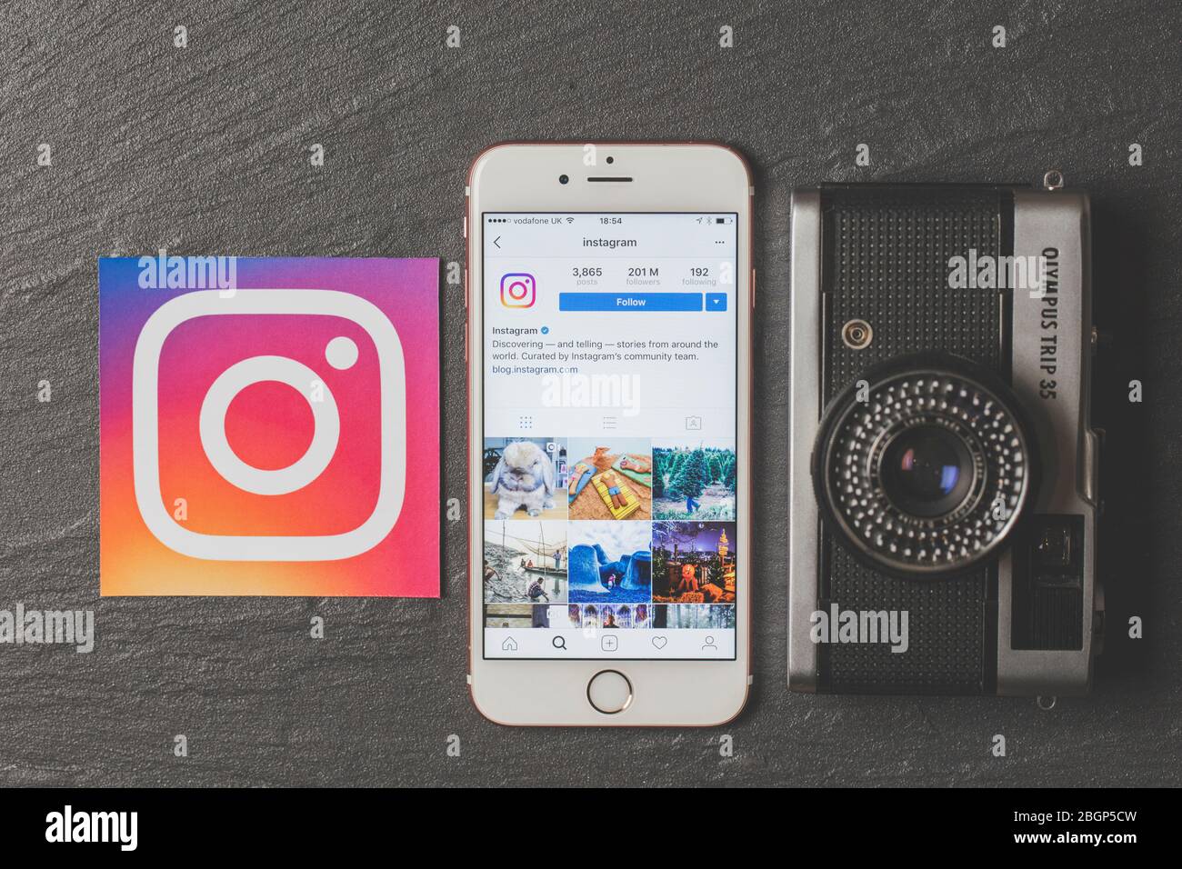 Instagram smartphone app logo hi-res stock photography and images - Alamy