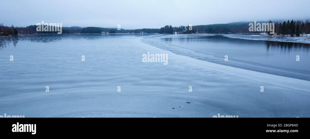 Freeze up river hi-res stock photography and images - Alamy