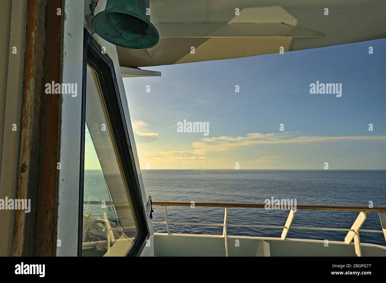 View on the Great Barrier Reef from the Reef Encounter Stock Photo - Alamy