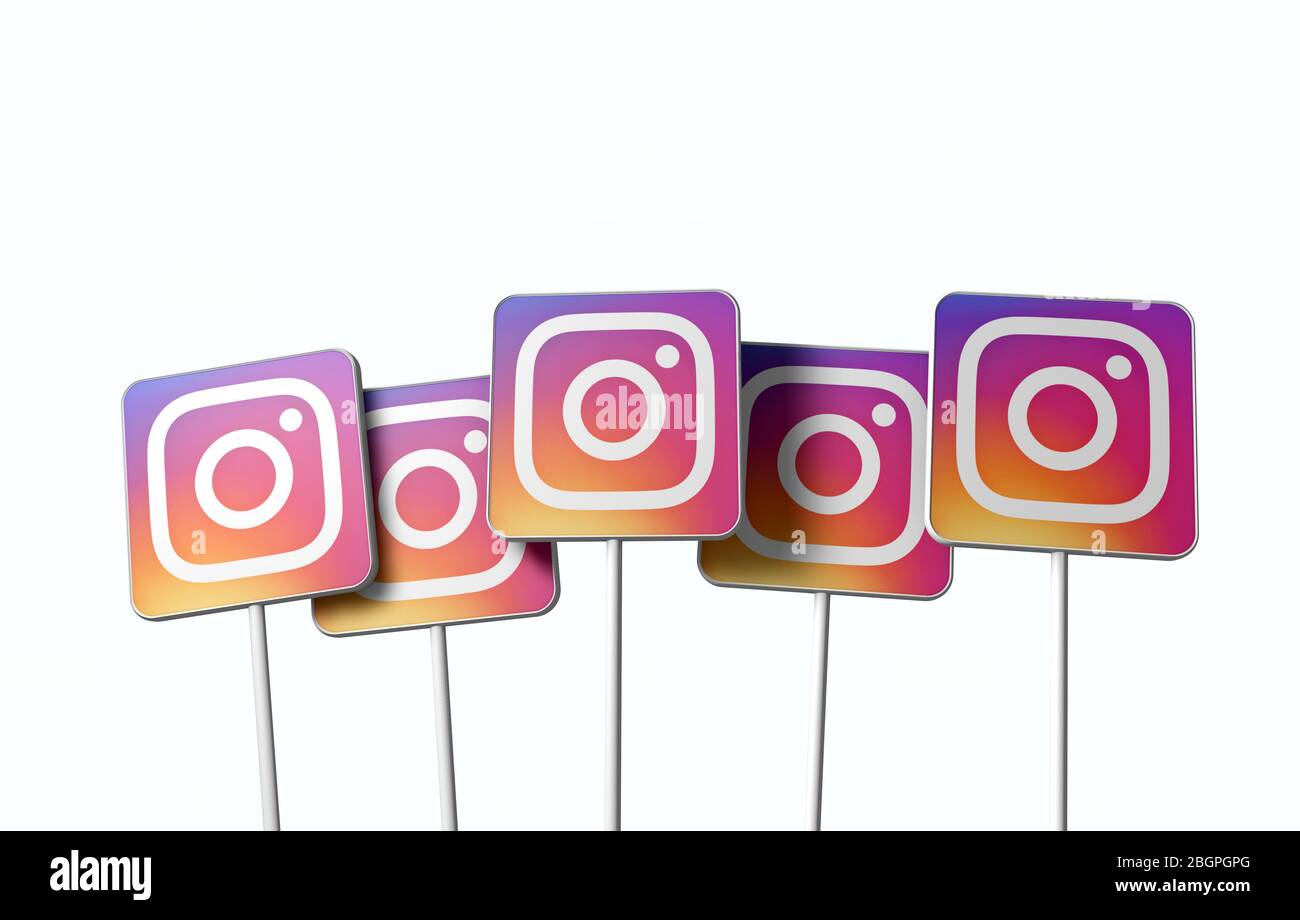 Instagram logo 3d hi-res stock photography and images - Alamy