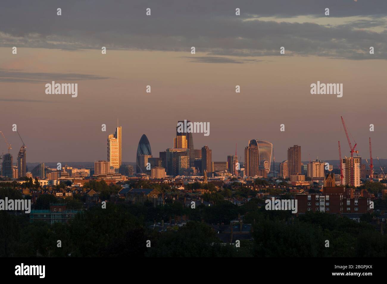 British rooftops twilight hi-res stock photography and images - Alamy