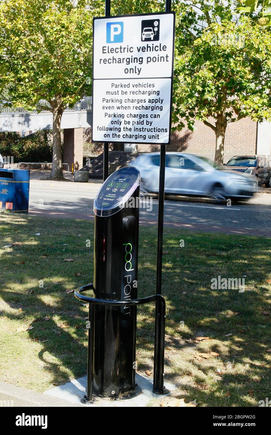 Cell phone charging point hi-res stock photography and images - Alamy
