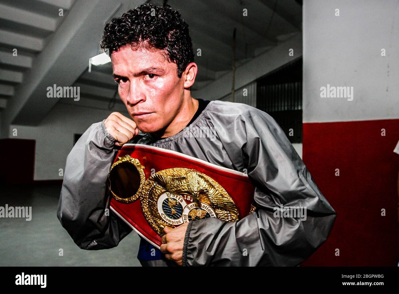 Archi Solis, boxeador durante entrenamiento en el CUM. Archi Solis ...