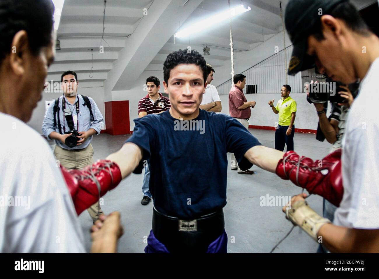 Archi Solis, boxeador durante entrenamiento en el CUM. Archi Solis ...