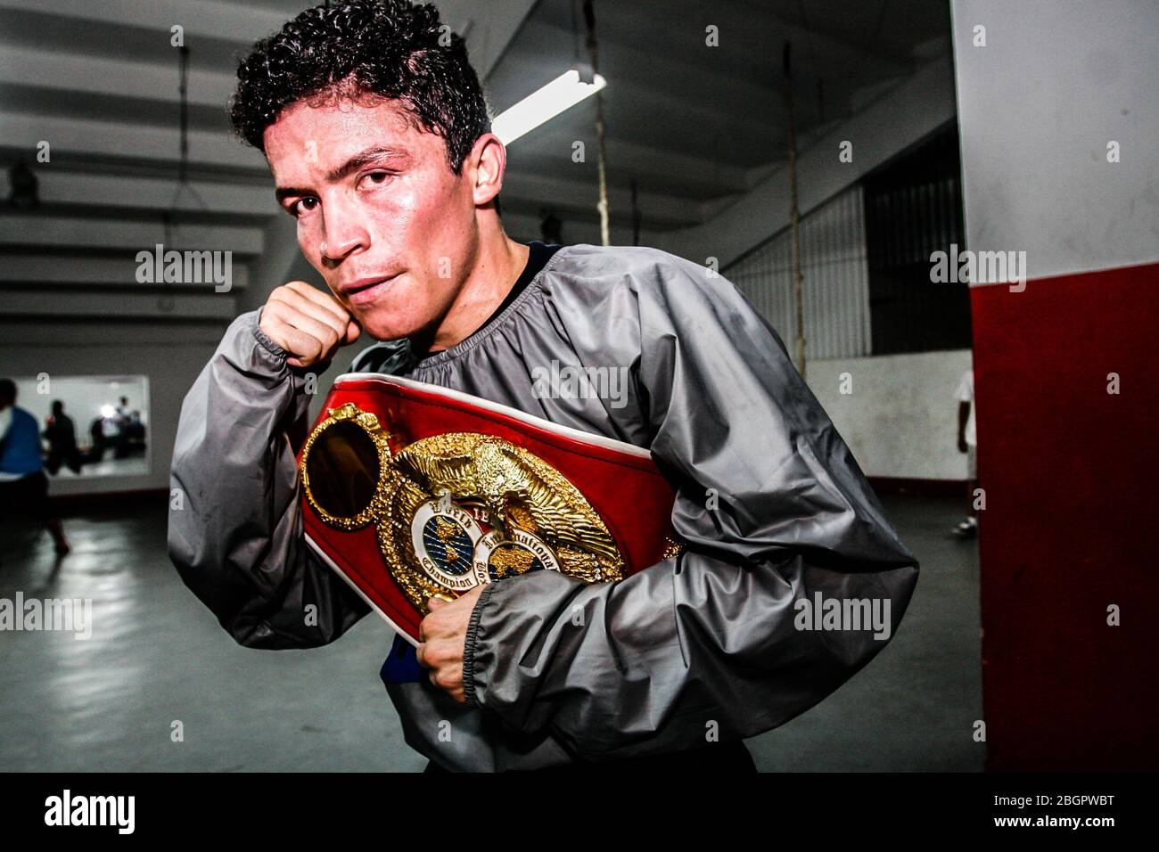 Archi Solis, boxeador durante entrenamiento en el CUM. Archi Solis ...