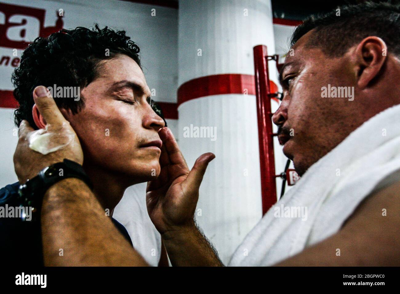 Archi Solis, boxeador durante entrenamiento en el CUM. Archi Solis ...