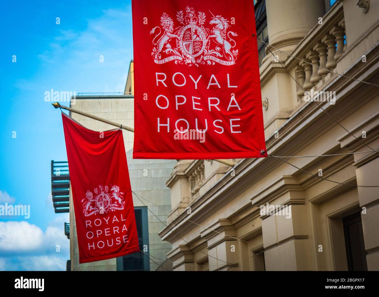 Covent garden opera house exterior hi-res stock photography and images ...
