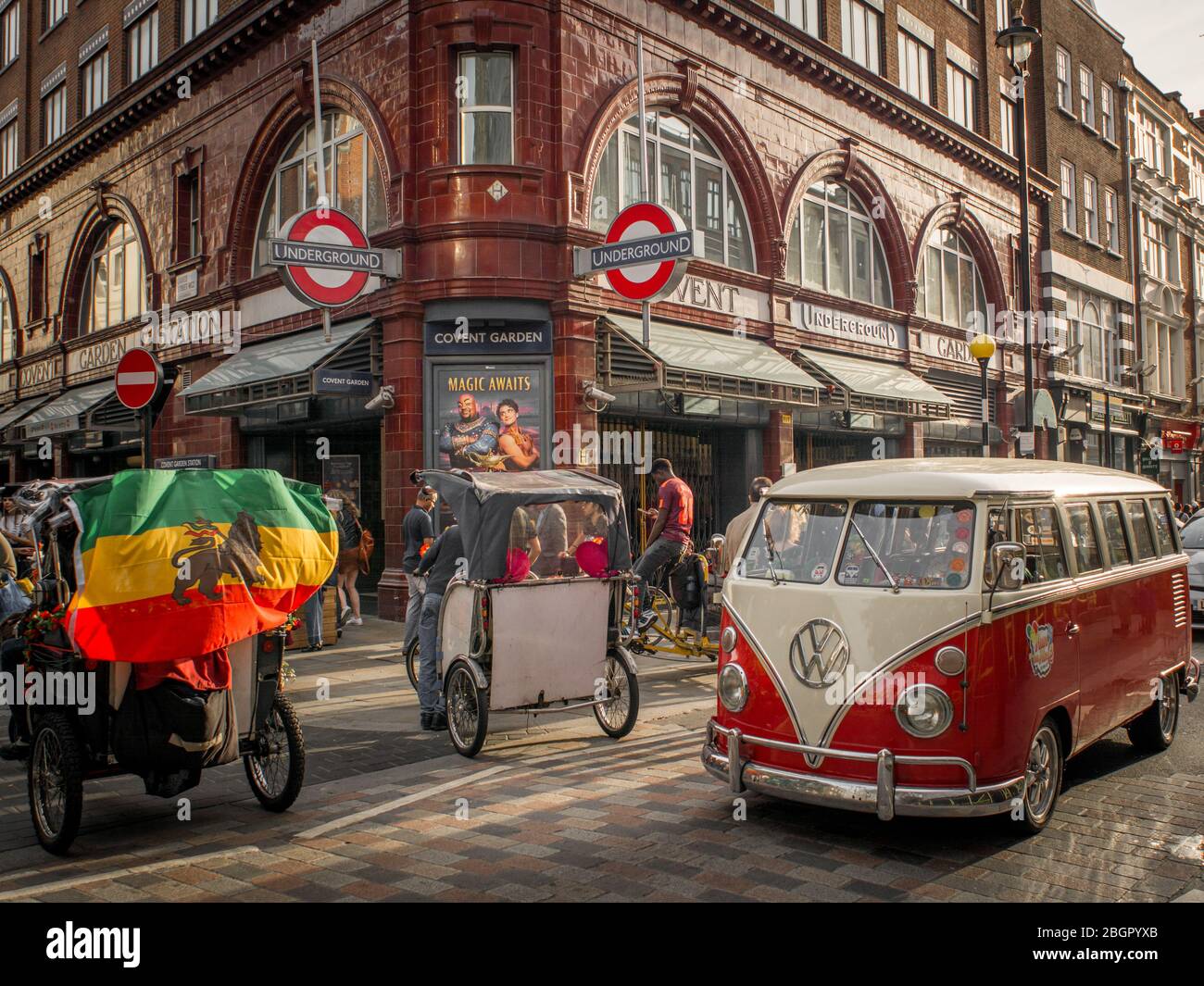 London- Covent Garden: Area of the West End famous for its shops Stock ...