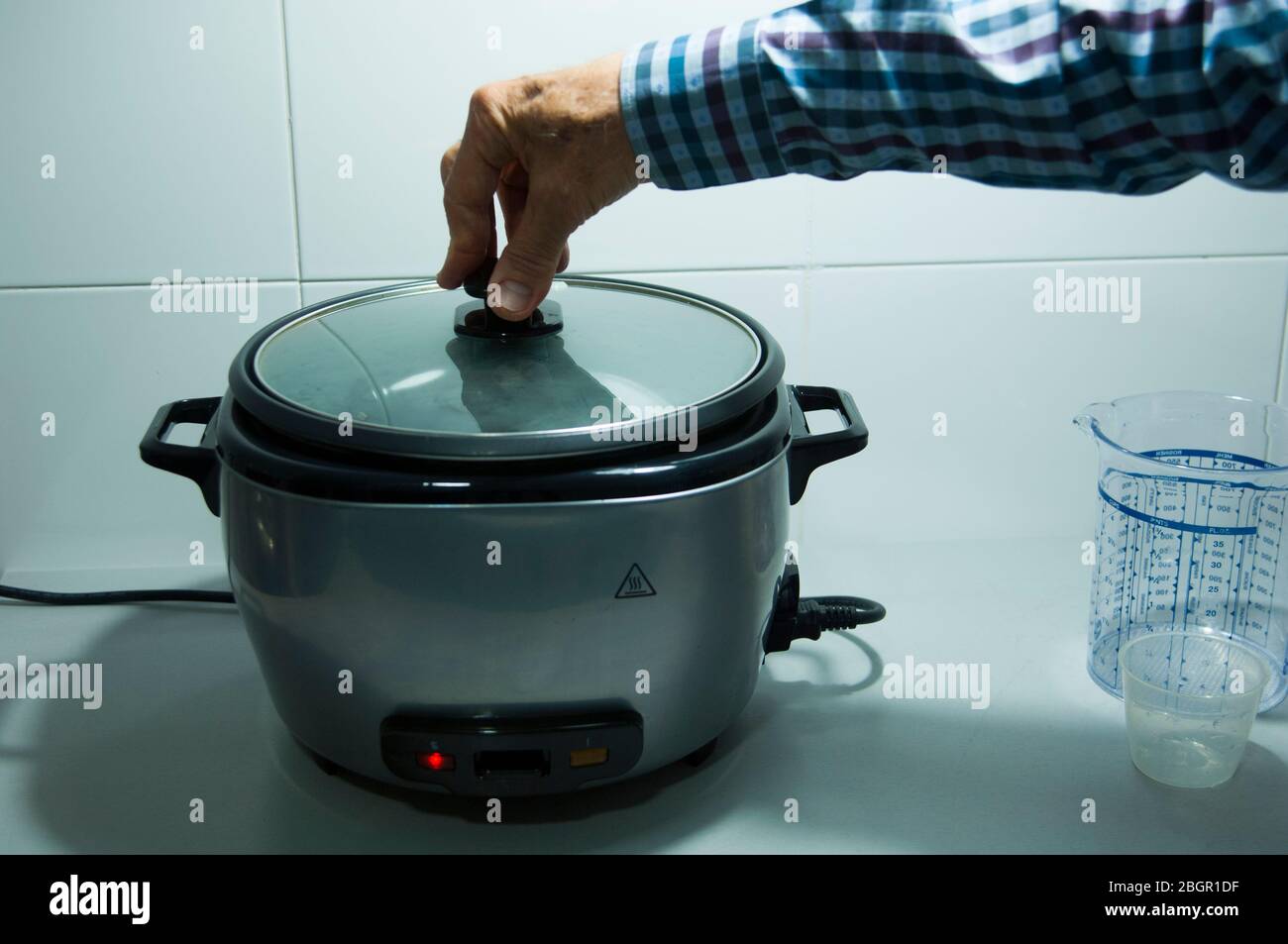 Knowing how to eat hi-res stock photography and images - Alamy