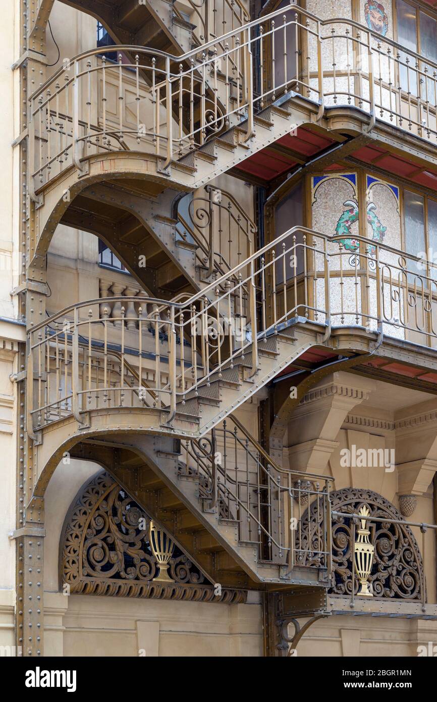Fire escape stairs paris hi-res stock photography and images - Alamy