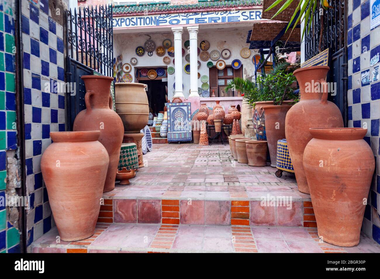 Pottery shop in Safi, Morocco Stock Photo - Alamy