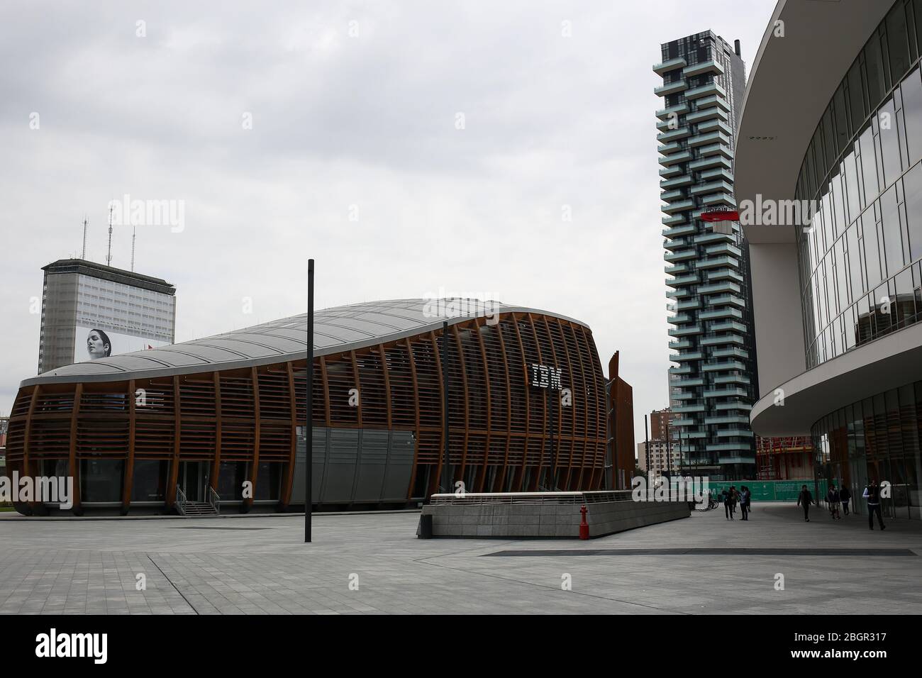Office building tech gate hi-res stock photography and images - Alamy