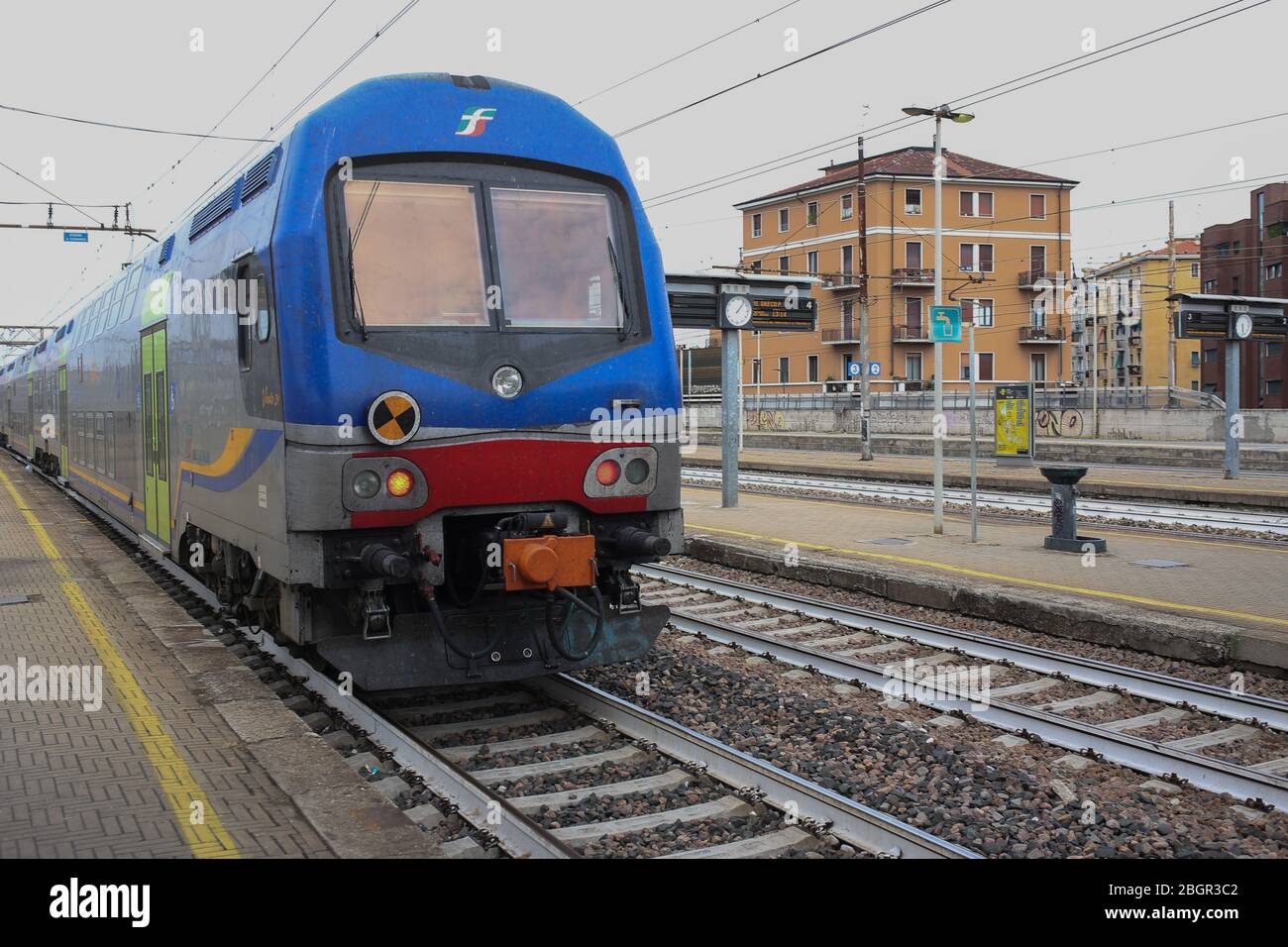 Milan suburban railway lines hi-res stock photography and images - Alamy