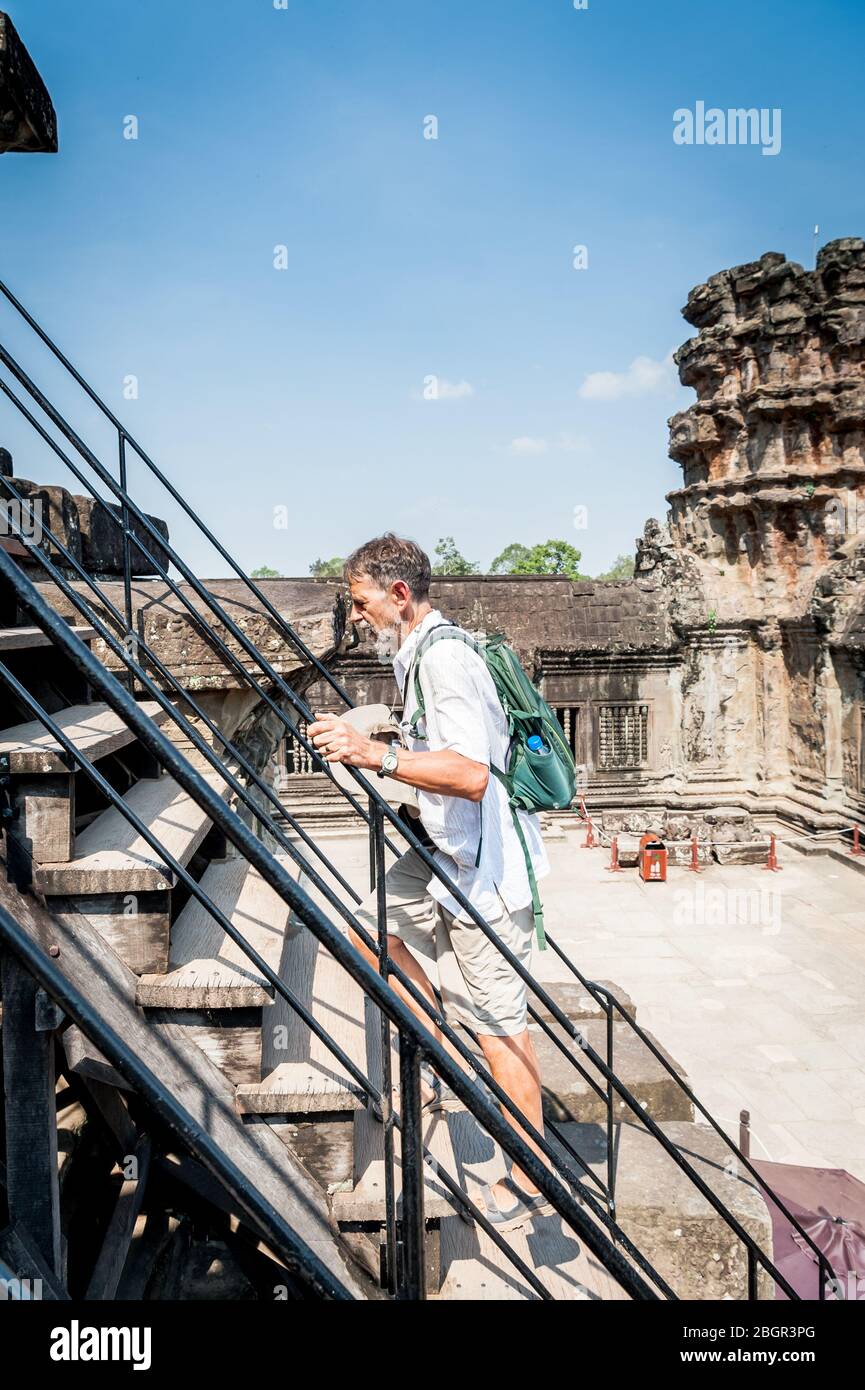 Temple climb steps tourist hi-res stock photography and images - Alamy